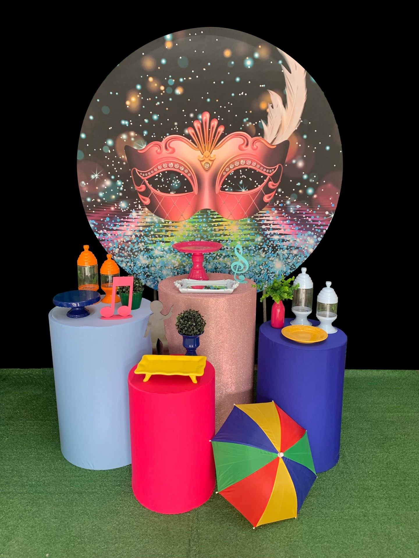 Aluguel kit carnaval - Fuxica Locações de Kits e Materiais para Festas ...