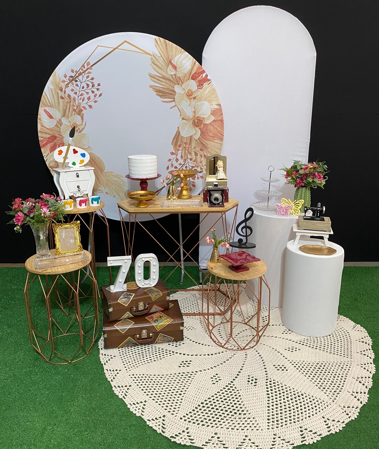 Aluguel kit 70 anos - Fuxica Locações de Kits e Materiais para Festas ...